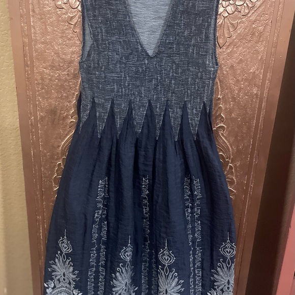 Max Edition | Dresses | Stretchy Tank Top Dress With White Floral ...